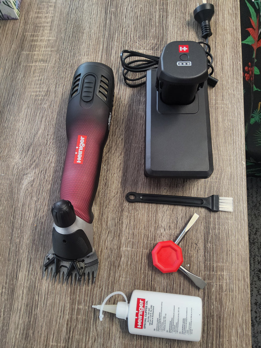 Hieniger Xcell Battery operated Handpiece – Peter Maher Shearing Services